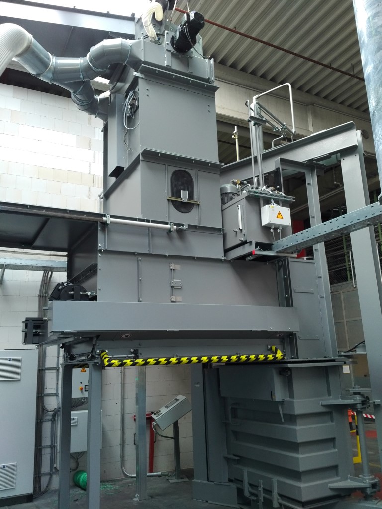 vertical bale press AUTEFA - feeded by condenser - Nowotecma